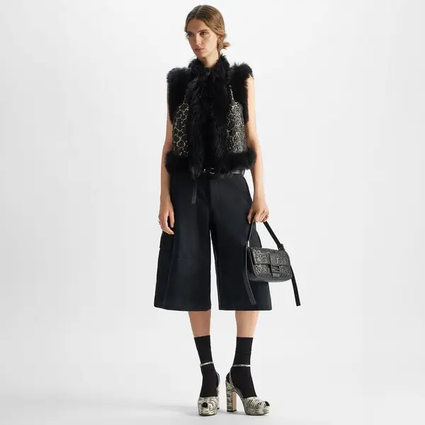 Fendi Baguette® 26424 Black Carved Leather Bag